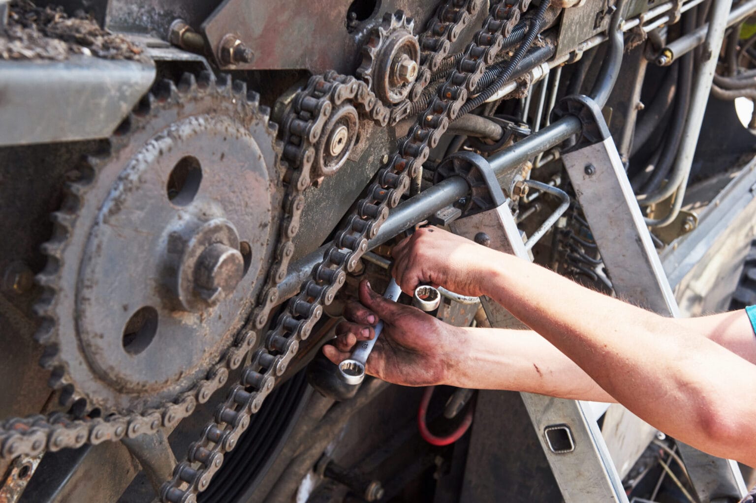 Roller Chain Size Chart - 2025 Complete Guide